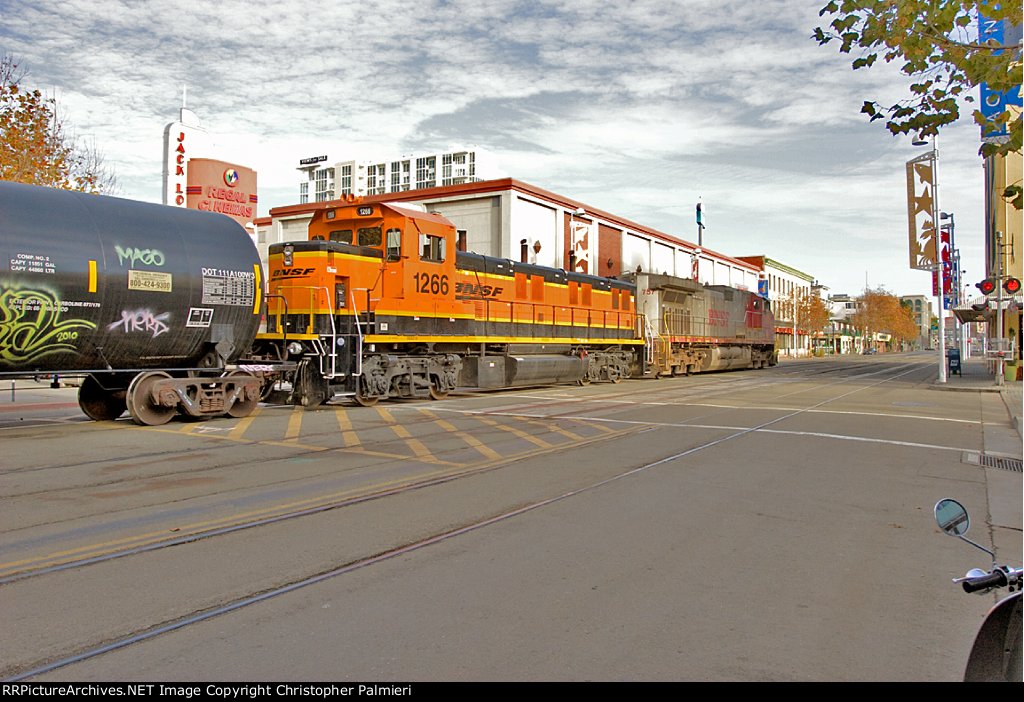 BNSF 1266
